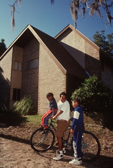 "Smart Growth" Neighborhoods and Kids' Fitness - UF/IFAS Family, Youth ...