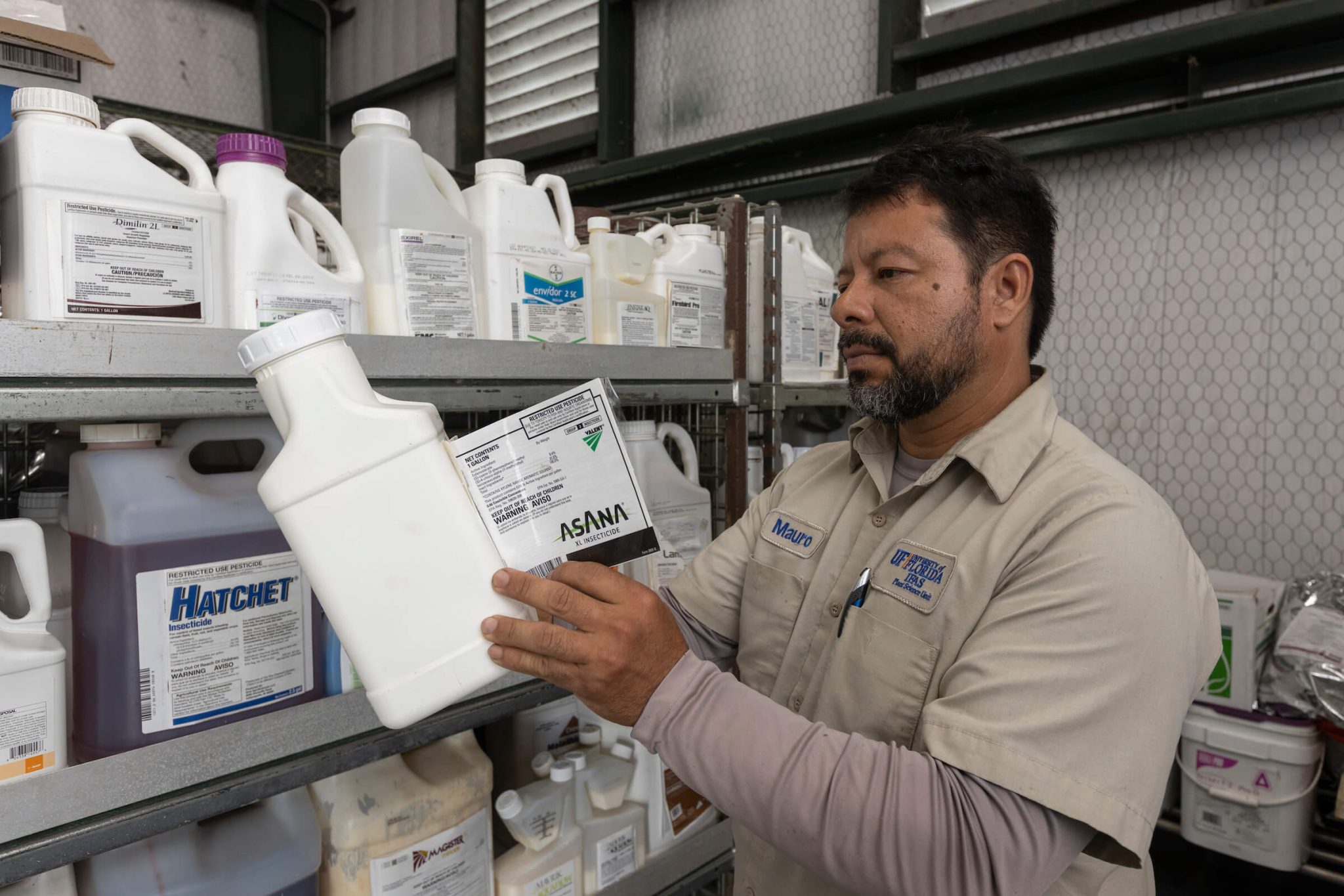 Fertilizer Fundamentals: How to Apply Fertilizer - UF/IFAS Extension ...