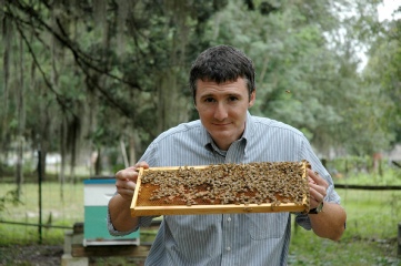 Brilliance in Beekeeping - UF/IFAS Extension Seminole County