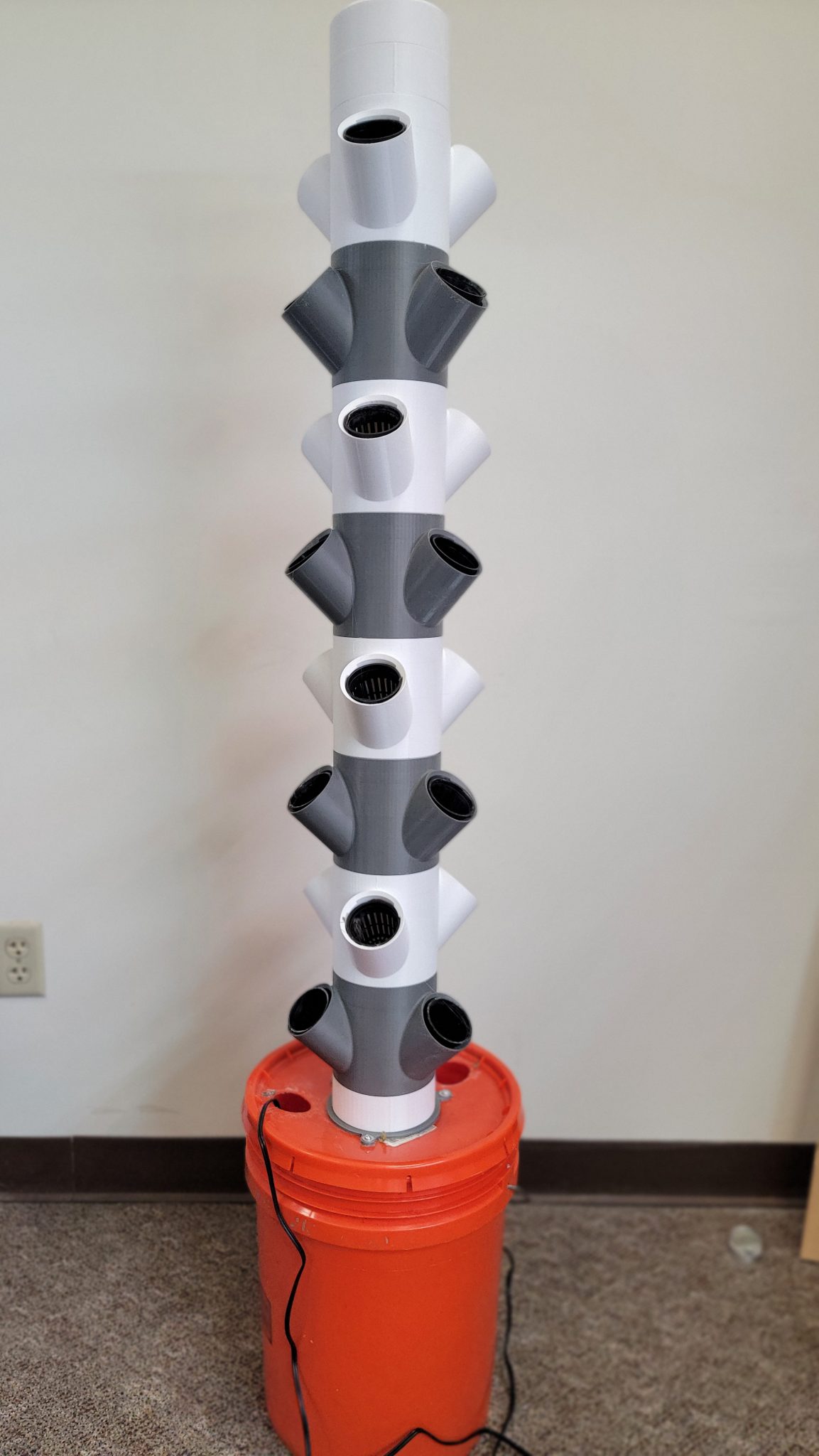 Vertical Hydroponic Towers: A Space-Saving Revolution in Sustainable ...